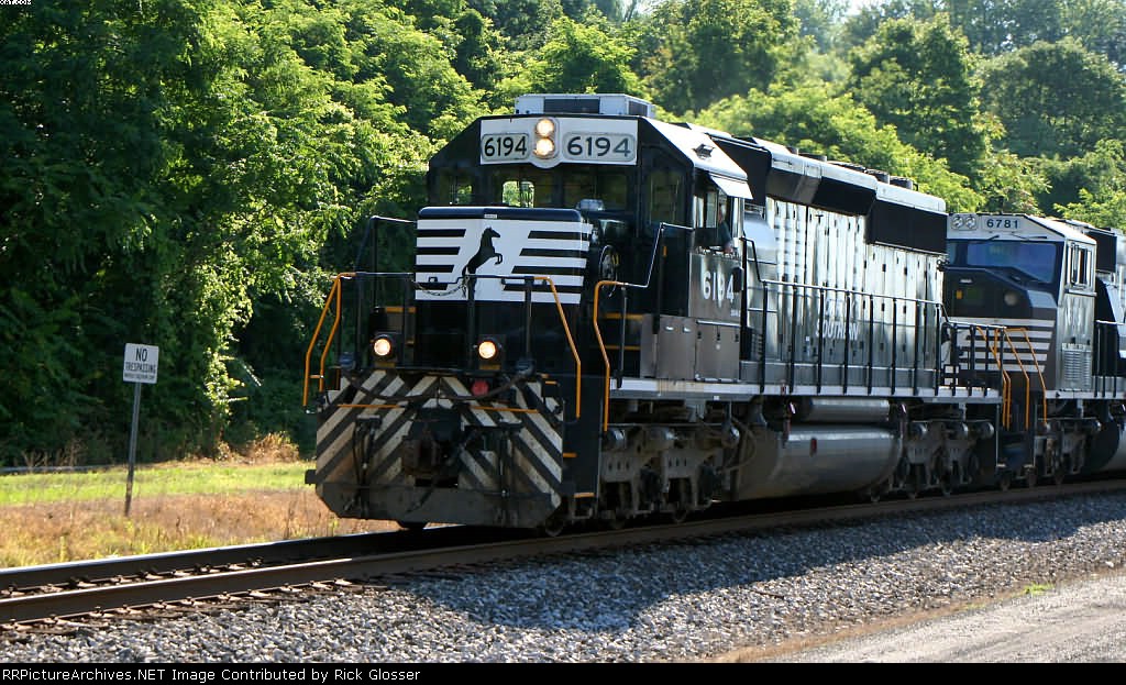 Early Morning Roster Shot of NS SD40-2 #6váu